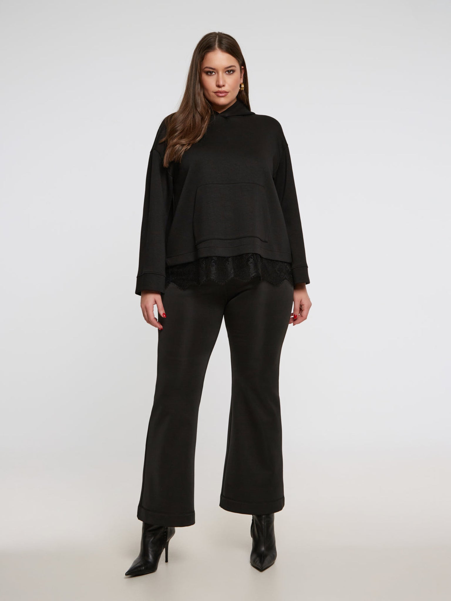 MAT. | PLUS SIZE | ONLINE & in Berlin | Hoodie with lace hem | Black ...